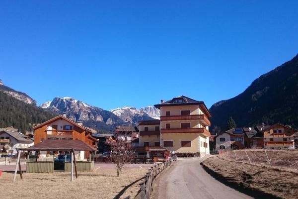 Mirarmonti Nel Cuore Di Pozza Con I Tuoi Animali - Валь-ди-Фасса