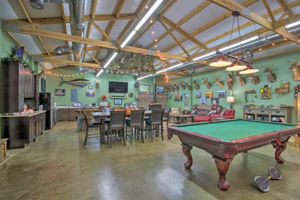 Saint Matthews Outlaw Gameroom With Fire Pit! - Congaree National Park, South Carolina