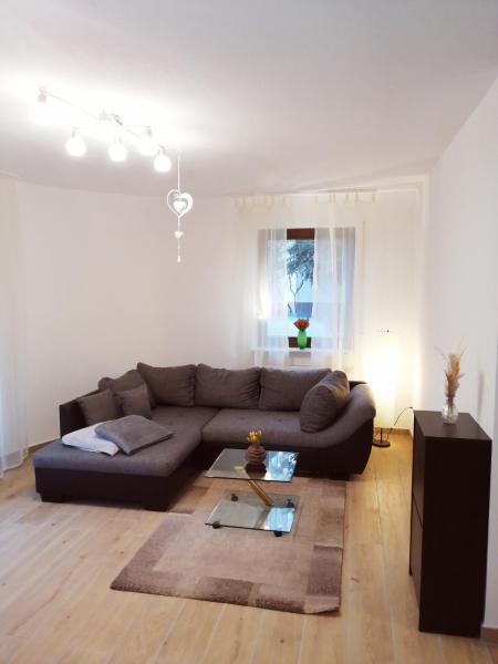Ebenerdige Ferienwohnung Mit Großer Terrasse In Der Nähe Des Waldes, Zum Wohlfühlen - Maintal