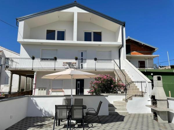 Apartment In Pirovac With Balcony, Air Conditioning, Wi-fi (4717-1) - Tisno
