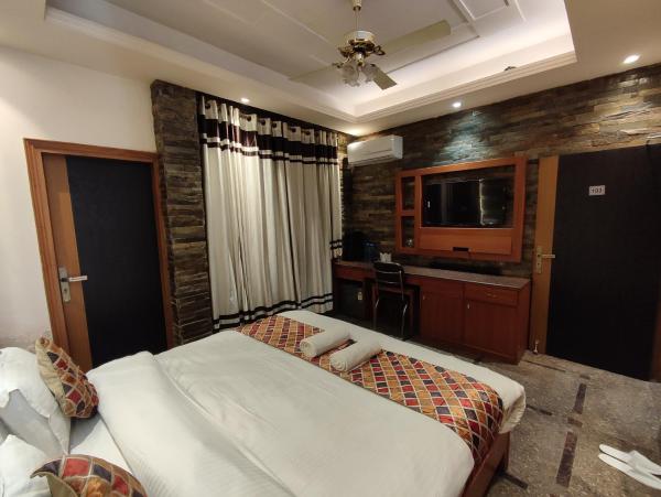 Stay @ 203 - Noida