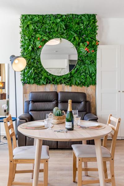 Aurora Lov'room Proche De Saint Charles - Mimet