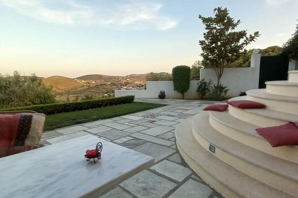 Maya's Home - Milos