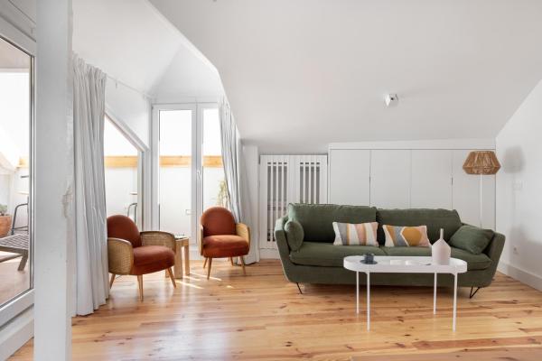 Joivy Big 6br House With Terrace In Santa Catarina - Lissabon