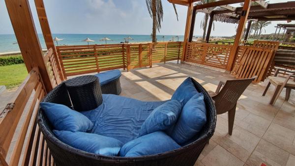 Breathtaking Luxury & Spacious Family 2-bed 1st Row Seaview At Stella Seaview Sokhna - Families Only - Egypt