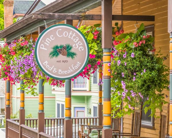 Pine Cottage Bed & Breakfast - St. Ignace, MI