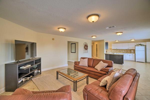 Apt With Balconies - Steps To Kemah Boardwalk! - Kemah, TX