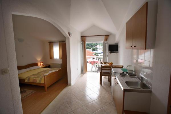 Studio Apartment 3, First Floor - Primošten