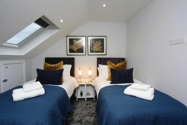 Aisiki Apartments At Stanhope Road, North Finchley, Airconditioned 3-bedroom And 2-bathroom, Pet-friendly Duplex Flat, King Or Twin Beds, With Free Wi-fi - Mill Hill