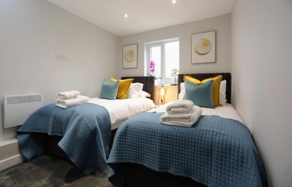 Aisiki Apartments At Stanhope Road, North Finchley, Airconditioned 3-bedroom And 2-bathroom, Pet-friendly Duplex Flat, King Or Twin Beds, With Free Wifi - Barnet