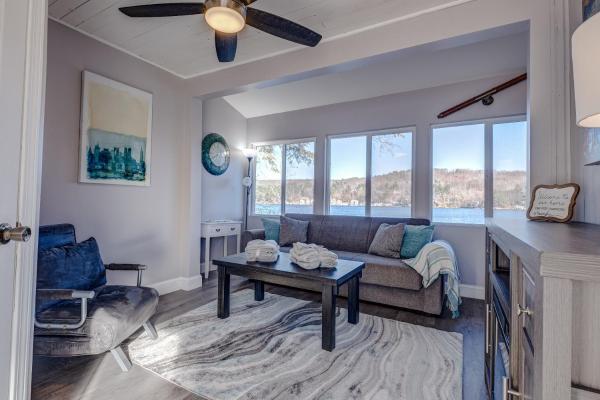 Modern Winnipesaukee Lake Front Retreat (Venice) - Wolfeboro, NH