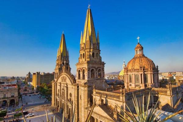 Céntrico Y Estiloso Apartamento Con Alberca, Ac, Seguridad, Aparcamiento Y Gym - Guadalajara