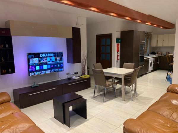 Xl Bugibba Home - Malta