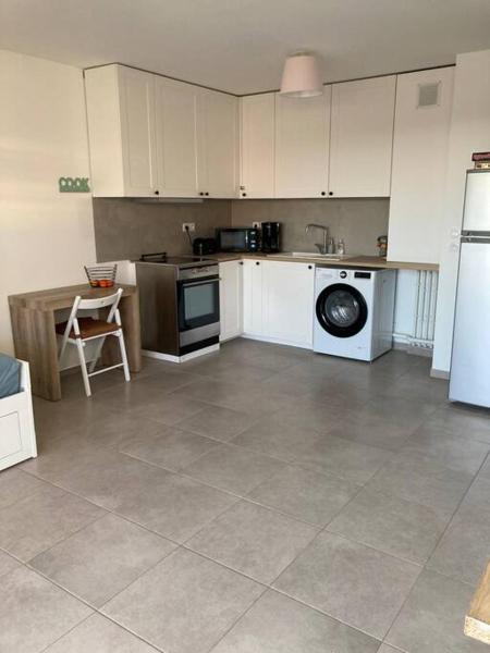 Appartement Rdc Avec Parking Privé - Velaux