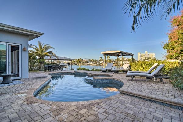 Chic Waterfront House With Pool, Spa And Dock! - Dunedin, FL