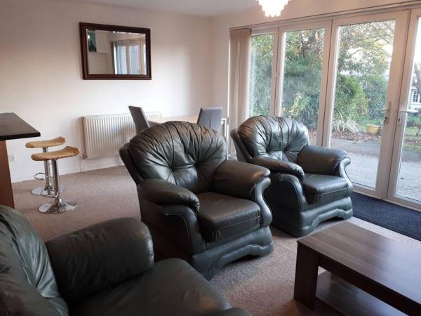 Rentunique Spinney Spacioussuper Snug 1 Bed Home. - Crawley