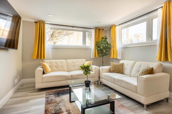 Entire 2 Bedroom Apartment Downtown - U1 - Kitchener