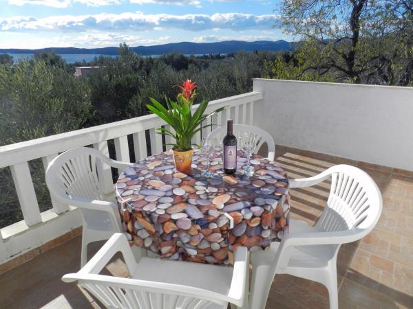 Apartments Senny - Trpanj