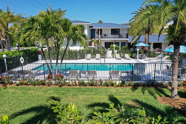 Tropic Isle Beach Resort - Florida