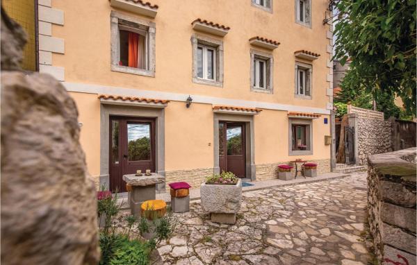 Amazing Apartment In Bakar With Kitchen - Kraljevica