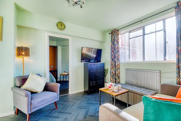 Warm And Welcoming Home In Putney By Underthedoormat - Surbiton