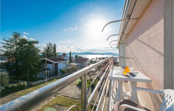 Lovely Apartment In Sveti Filip I Jakov - Sveti Filip i Jakov