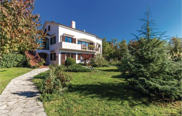 2 Bedroom Gorgeous Apartment In Matulji - Rijeka