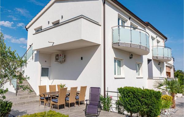 Awesome Apartment In Bilice With Wifi - Šibenik