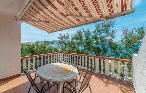 2 Bedroom Lovely Apartment In Kustici - Novalja