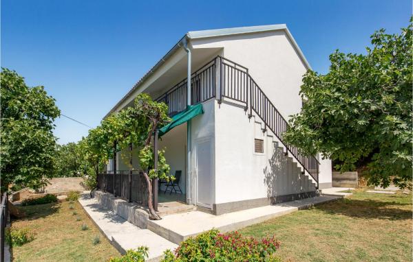 1 Bedroom Lovely Apartment In Vlasici - Nin