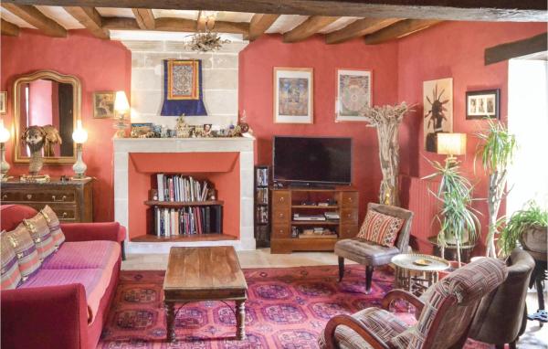 Awesome Home In Preuilly Sur Claise - France