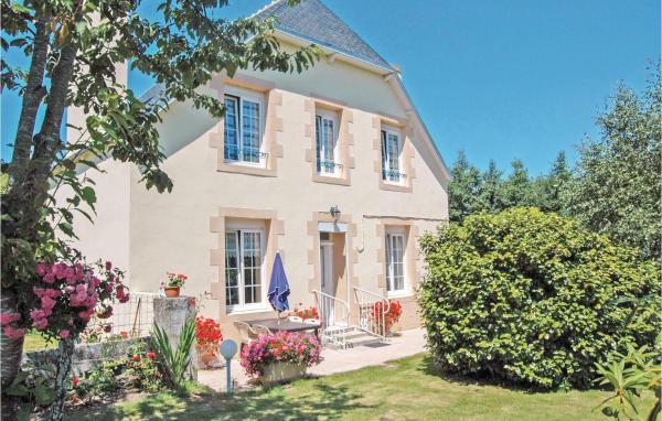 Gorgeous Home In Saint Jean-trolimon With Kitchen - Plomeur