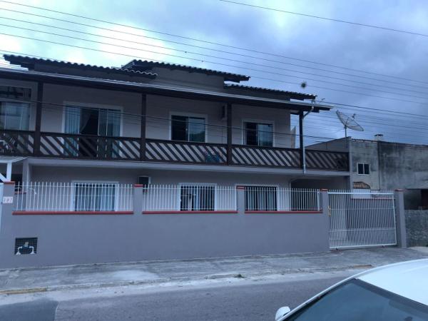 Casa Com 3 Quartos 1000m Da Praia - Itapema