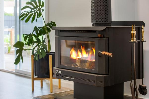 The Arches ~ Style, Location And Spacious Living! - McLaren Vale