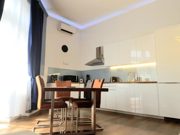 Luxury 5* Apartment In Downtown Bp With Balconies - Budapest