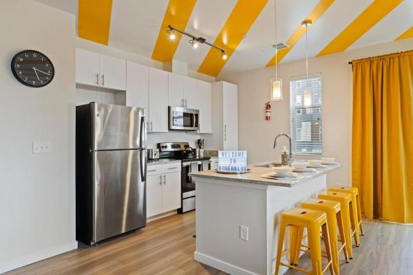 Modern Home 2br 2ba Free Off-street Parking & Wifi - Baltimore, MD