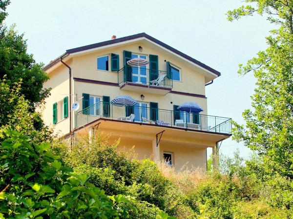 Holiday Home In Sesta Godano Near Lake - Italy