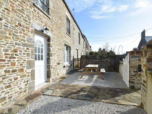 Peaceful House With Garden Near Sea - Portbail