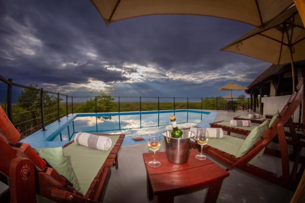 Uukwaluudhi Safari Lodge - Namibia
