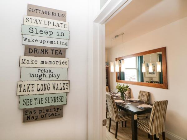 Quayside Lookout - Brixham