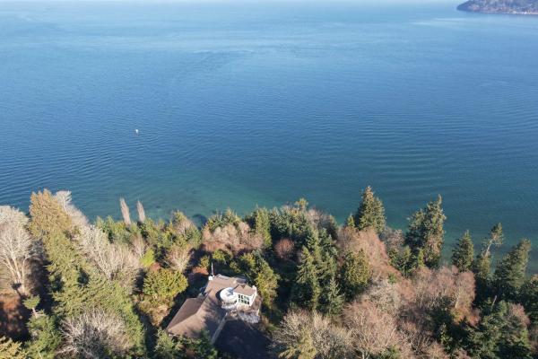 Unique Port Ludlow Home With 3 Decks And Hot Tub! - Port Ludlow, WA