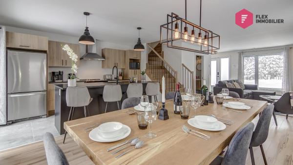 La Fleur Urbaine De Portneuf : 2.5 Bathrooms, Hot Tub, Sauna And Pool - Quebec