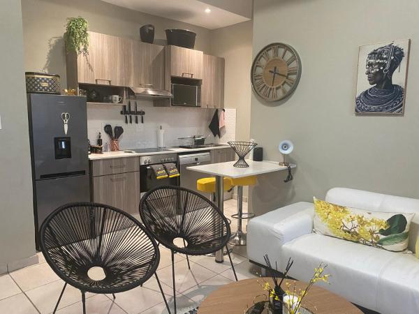 Lovely Rosebank 1-bedroom Condo With Pool & Cinema - Johannesburg