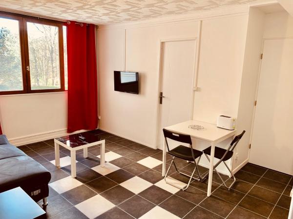 32eg Faculté Médecine, Hôpitaux, Vinatier - ibis Lyon Est Bron