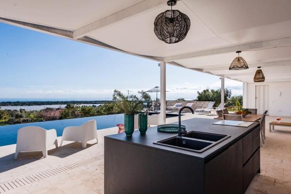 Villa Timpazza Vista Mare 4 Camere Con Piscina Riscaldata - Jacuzzi - Palestra - Wifi - Parcheggio - - Pozzallo