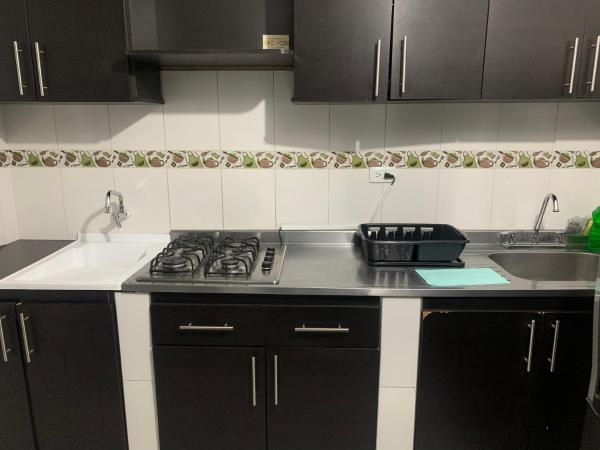 Casa Amplia Cerca Del Cc Titan Plaza - Meta