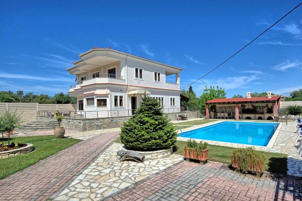 Acharavi Beach Villa By Posarellivillas - Corfú