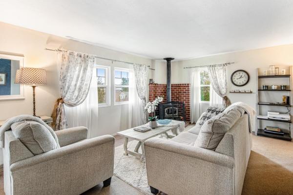 Bella Bella Beach Cottage - Fox Island, WA