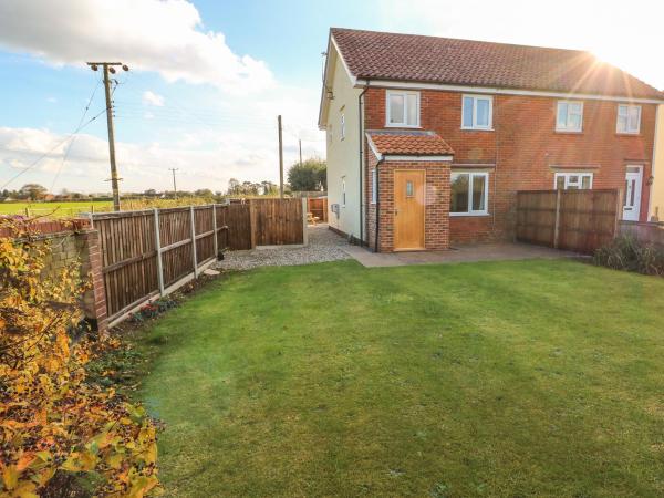 27 Whitegates - Horning