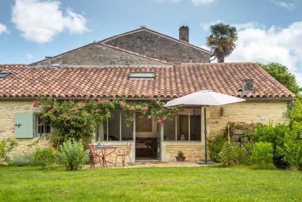 Borderies- Le Logis De L'epiniere- Gite De Charme - France